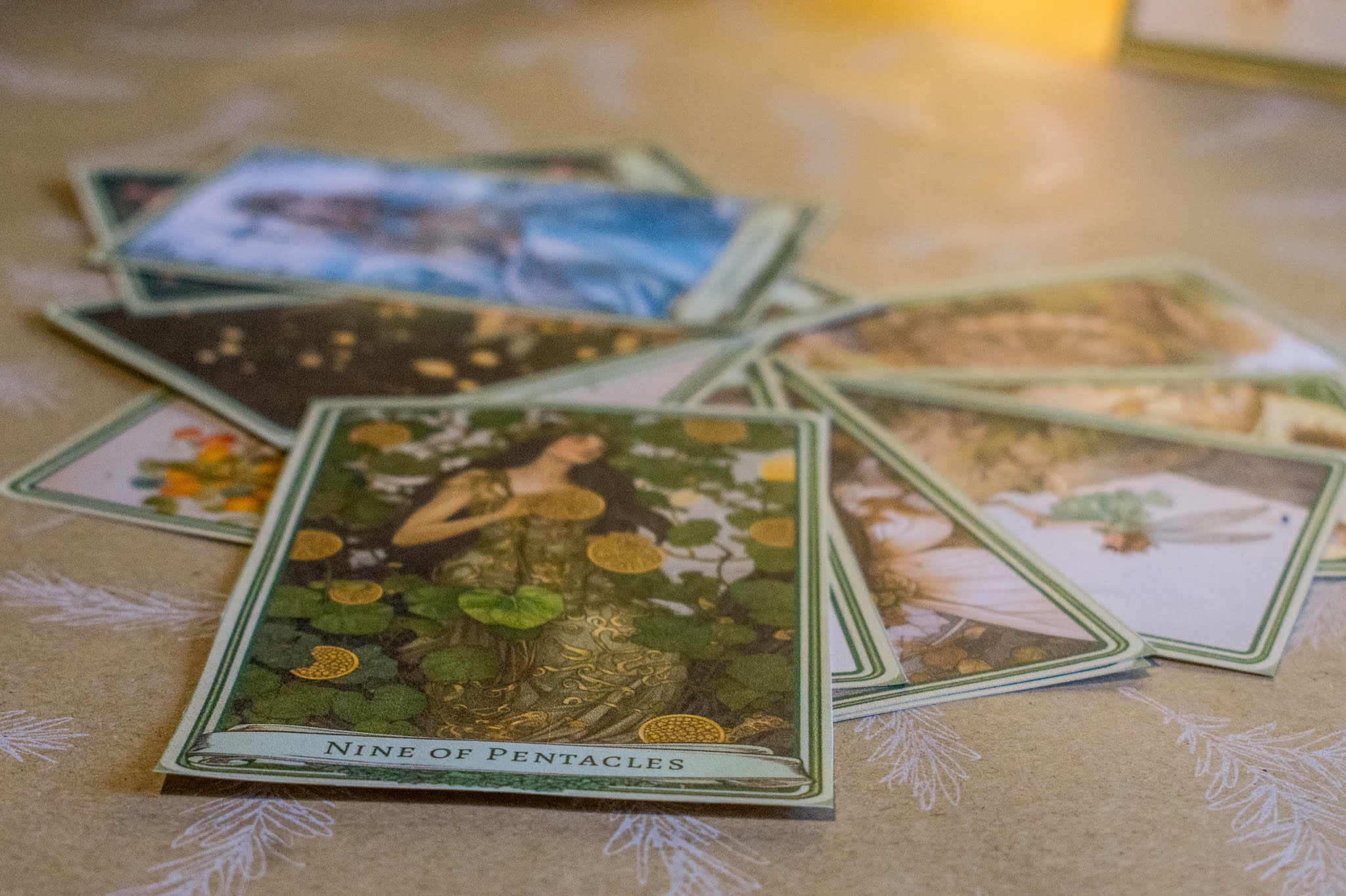 The Division of Tarot Cards into Minor and Major arcana - Tarot Guiding